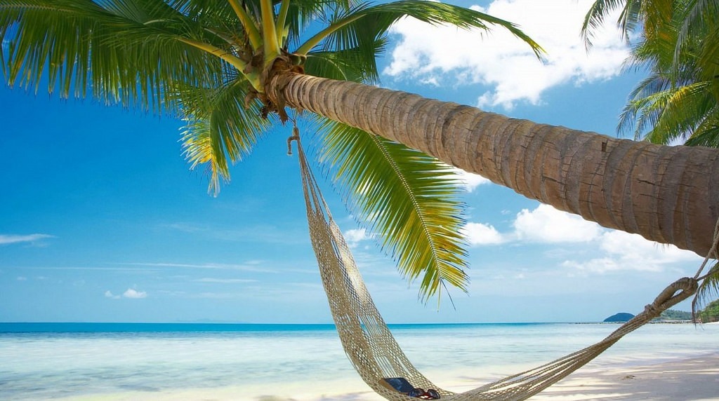 10 Irresistible Secret Beaches Around The World You Can't Miss