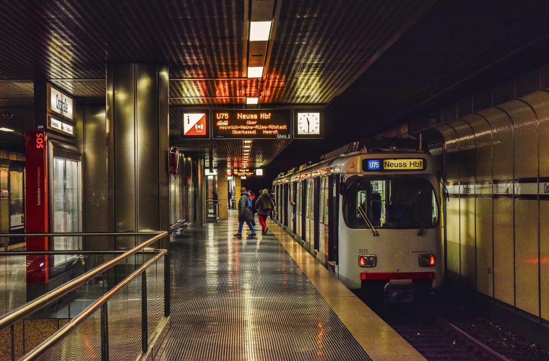 Top 5 Countries With The Best Transportation Systems - StoryV Travel ...